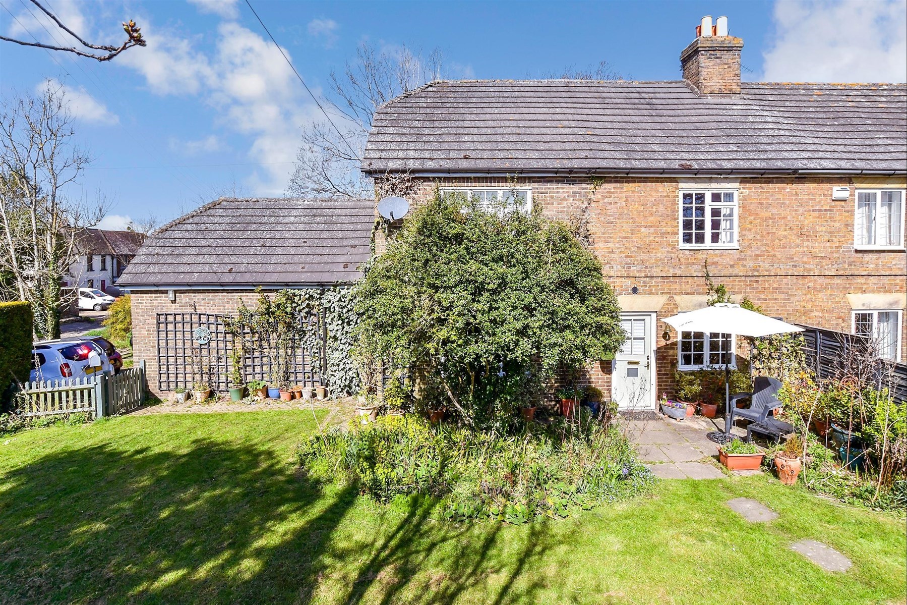 End of Terrace House for sale with 3 bedrooms in West Street, Hunton ...