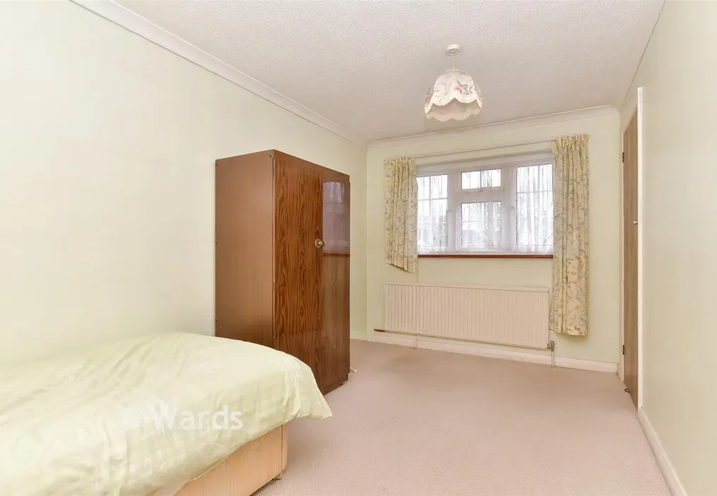Detached House for sale with 3 bedrooms in Wemmick Close, Rochester ...
