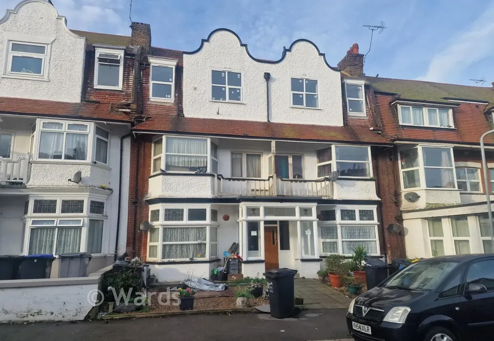 Apartment for sale with 3 bedrooms in Surrey Road, Cliftonville ...