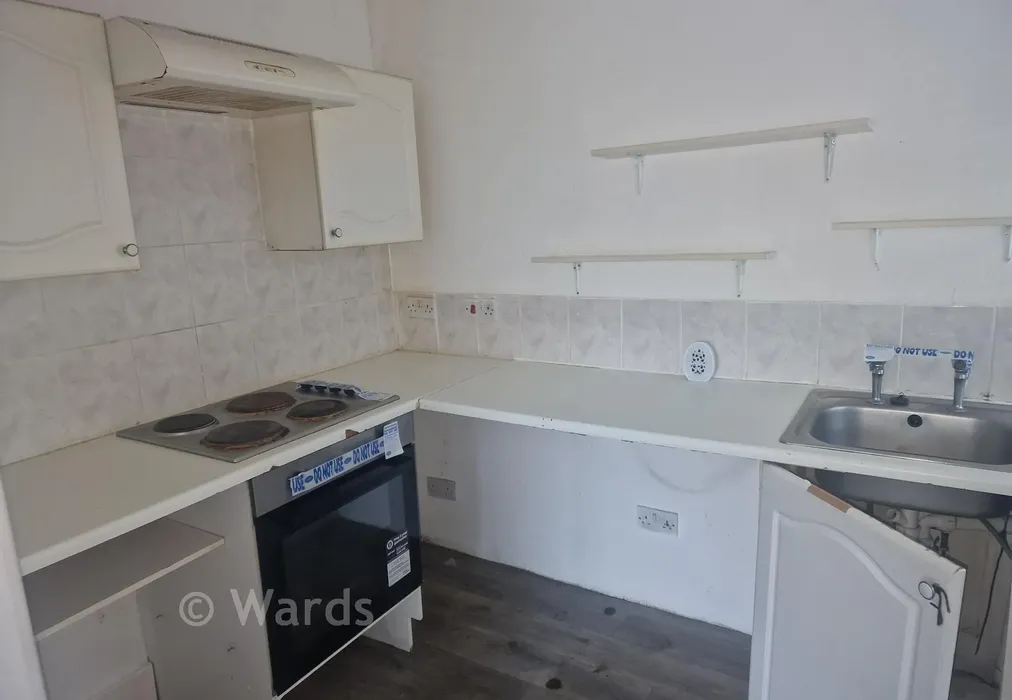 Apartment for sale with 3 bedrooms in Surrey Road, Cliftonville ...