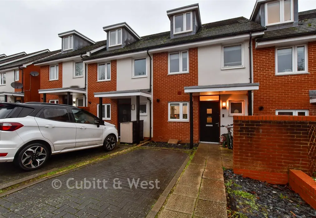 Terraced House for sale with 3 bedrooms in Hanbury Lane, Haywards Heath ...