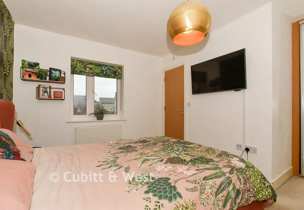 Terraced House for sale with 3 bedrooms in Hanbury Lane, Haywards Heath ...